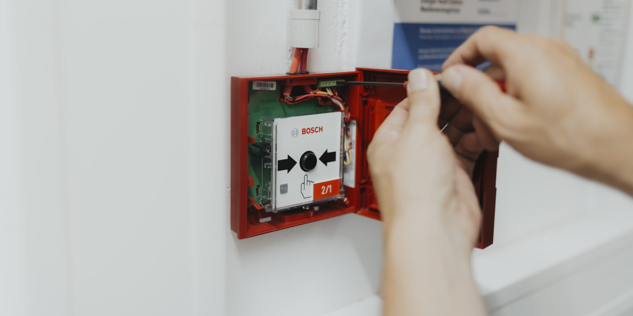 Installation der Brandmeldeanlage | STS : STS Sicherheitstechnik